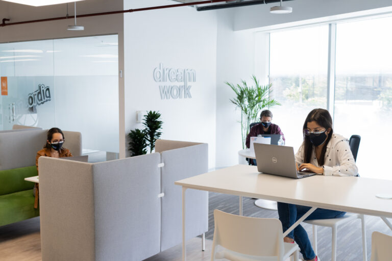 cbc Perú afronta el reto del Bicentenario y presenta propuesta para el ...