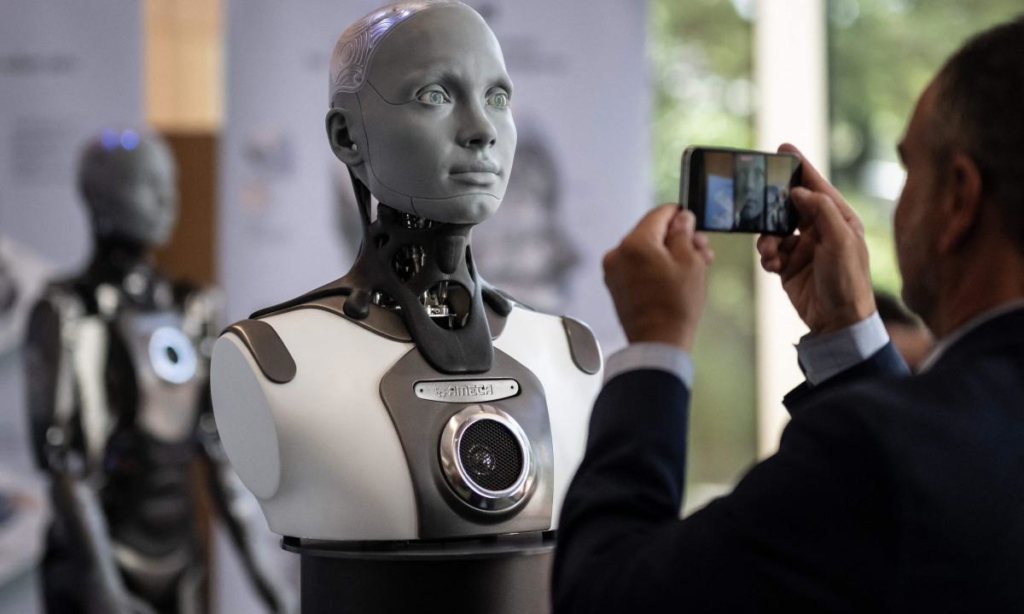 ¿Qué pasará con la especie humana en 100 años?: la robot Ameca ...